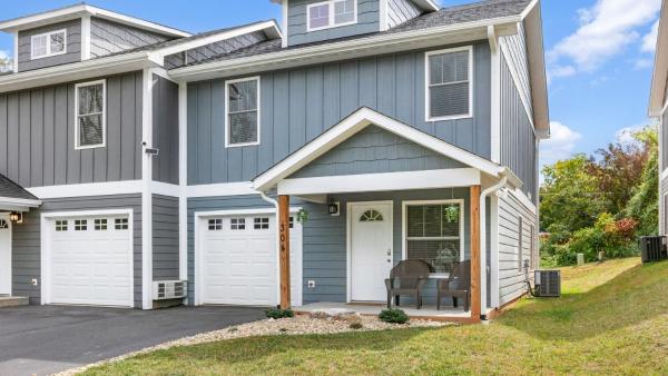 White Pine Red Bud Buyout By Avantstay 2 Home Buyout Sleeps 16 - Asheville, NC