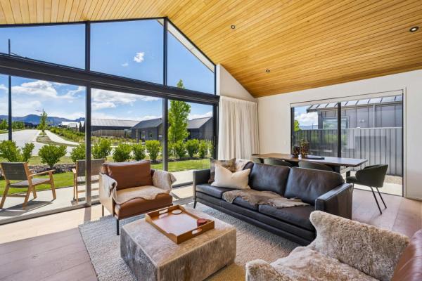 Mountain Views - Wanaka