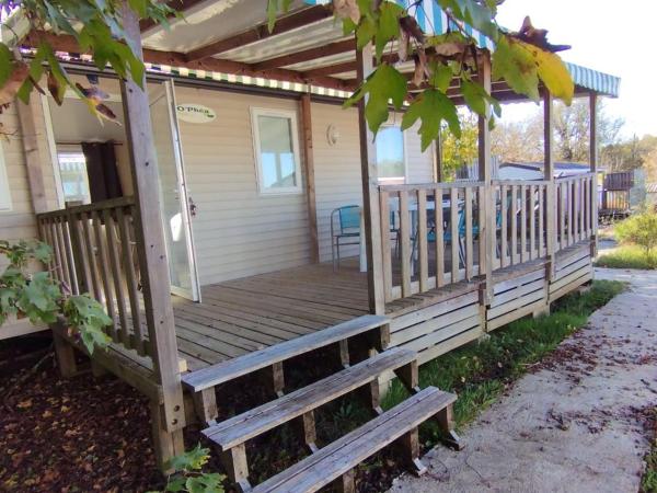 Mobil-home 30m² Pour 6 Pers. Avec Terrasse - Api-1-52-961 - Cajarc