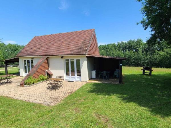 Gîte Avec Terrasse à La Douze, Idéal Pour 5 Personnes - Api-1-52-1079 - Dordogne