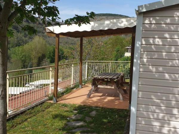 Mobil-home Avec Terrasse, 3 Chambres, 4 Personnes - Api-1-52-1131 - Aveyron