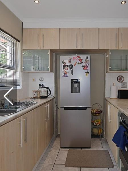 Beautiful Family Home - Parklands