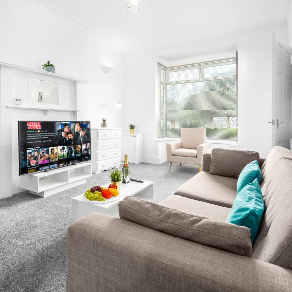 Stylish 2 Bed House - Harborne High Street - Street Parking - Fast Wi-fi - Netflix 62wlw - Birmingham