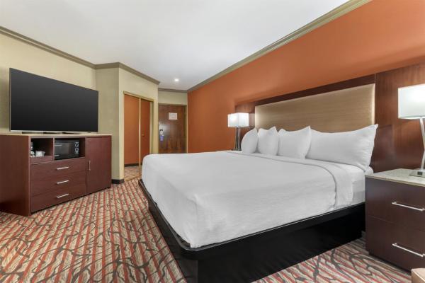 Best Western Plus Brookside Inn - Fremont, CA