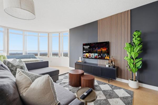Stylish 2br High-rise - Sleeps 7 - Yyz - Toronto