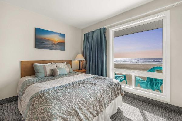 Pool And Hot Tub Ground Floor Studio - Oceanfront - Full Kitchen - Patio - Lincoln City, OR