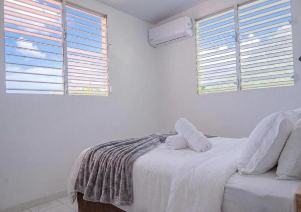 Chachacha Haut De Villa Vue Sur Mer Et Montagne - Martinique