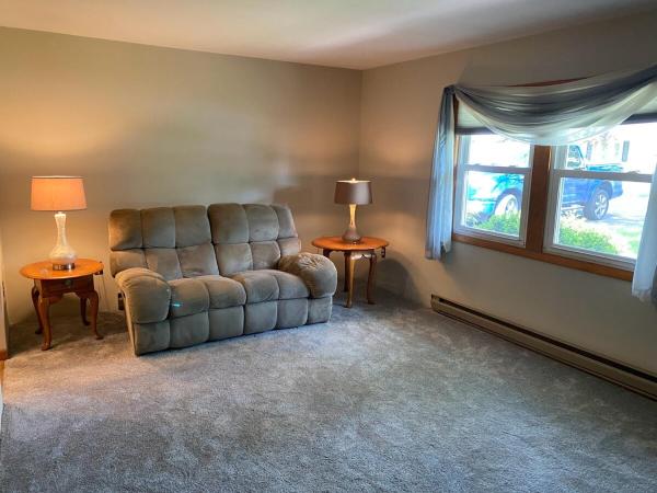 2 Bedroom Home In A Quiet Neighborhood - Plattsburgh, NY