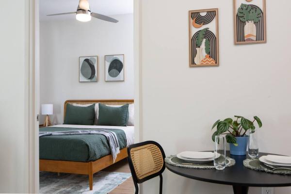 * Soho Vibes In The Heart Of Santa Monica * - Santa Monica, CA