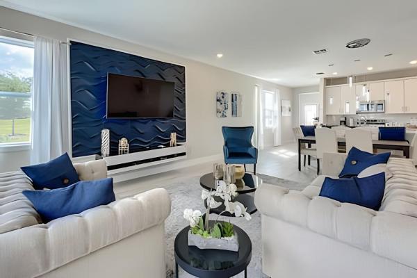 Reunion 3br Villa Near Disney + Pool Access - Florida