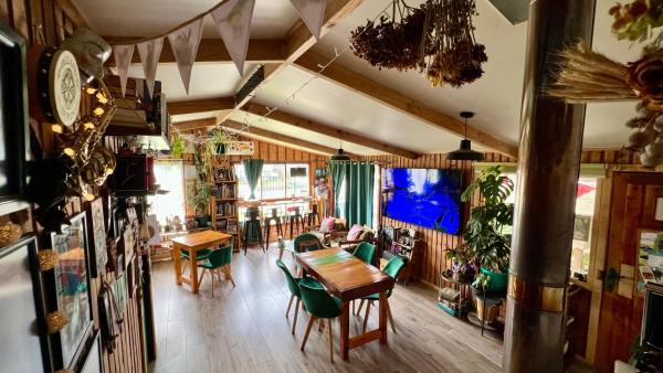 Quédate En El úNico Club De Jazz, Cine Y Café De La Ciudad - Puerto Varas