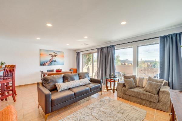 Shop, Dine, Unwind! Sedona Condo With Deck And View! - Sedona, AZ