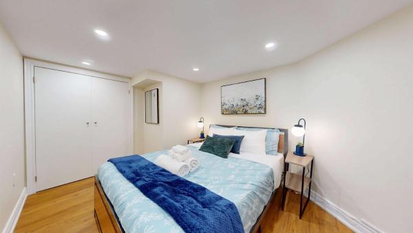 Stylish Basement Suite For 4 Near Cafes & Parks - Bloor Hotel - Mississauga