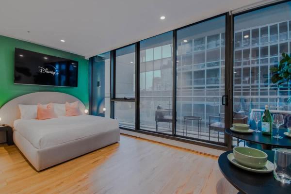 Jade Lane - 2 Queen Bed And Hot Tub With View Parking - Ivanhoe