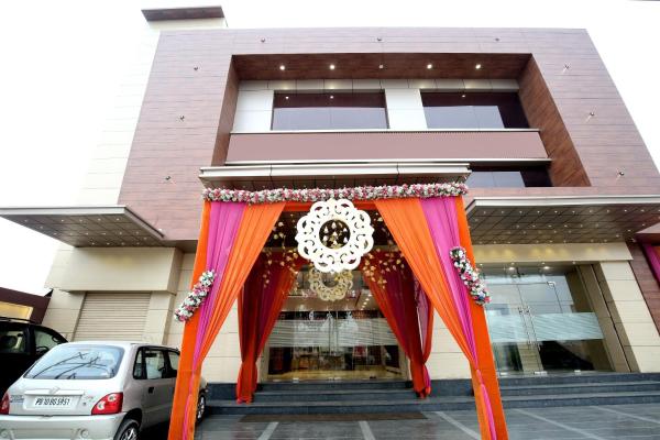Hotel O Emblem - Ludhiana