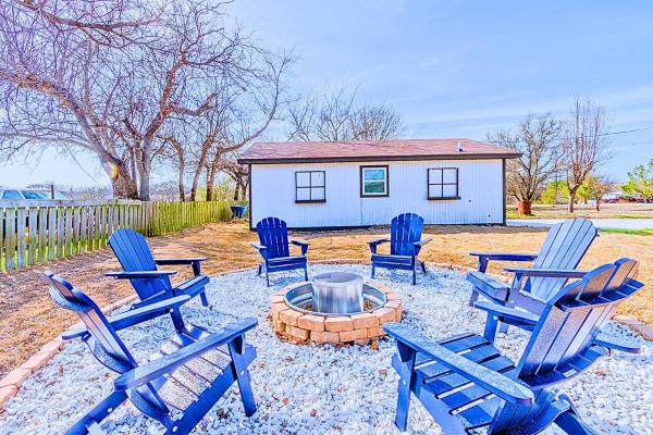 3 Bedrooms - Little Elm, TX
