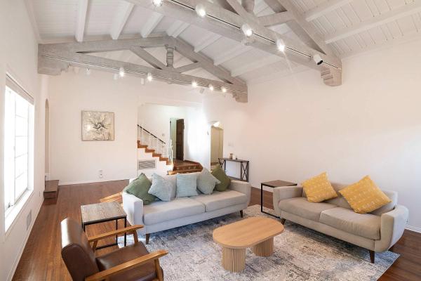 Spacious 4br Spanish Villa In Hancock Park - Santa Monica, CA