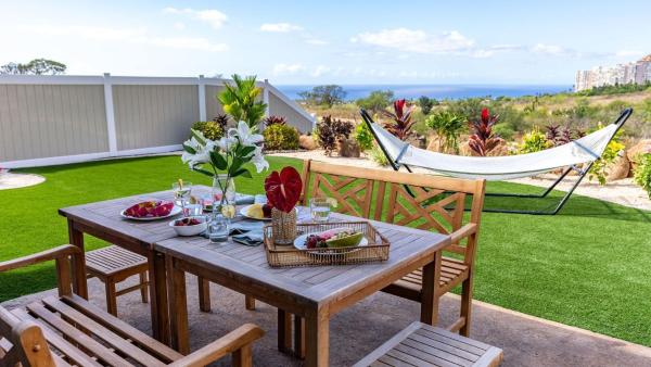 Sleeps 16 2 Homes Ocean Views Shared Pool Gym Near The Beach Avantstay - O‘ahu, HI