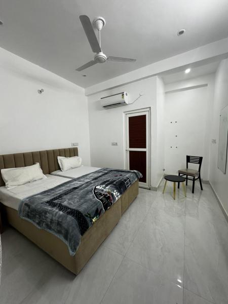 Shri Radha Kripalu Dham - Vrindavan