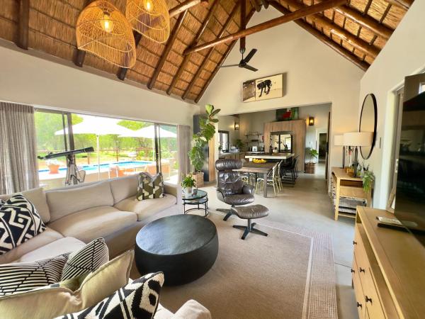 Wildlife Estate Villa - Pool - Boma - Bushlife - Hoedspruit