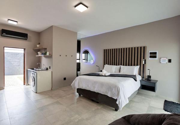 Modern 4 Sleeper, Hot Tub, Bbq - Langebaan