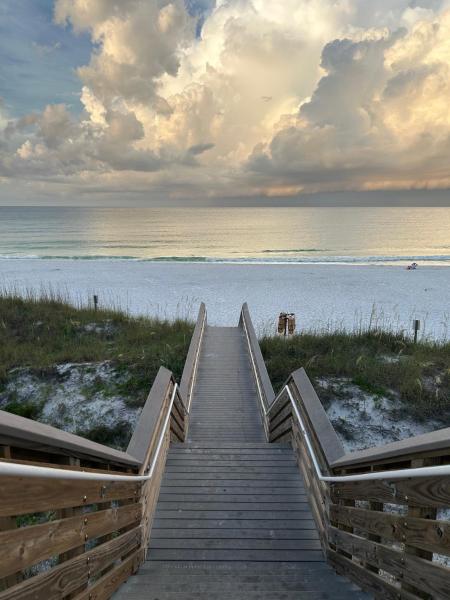 Coastal Escape Beatiful Ground Floor Prime Location Close To Beach - Santa Rosa Beach, FL