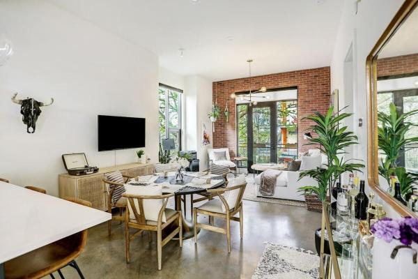 Pet Friendly Stylish Loft, Zilker Heart Of Austin - Austin, TX