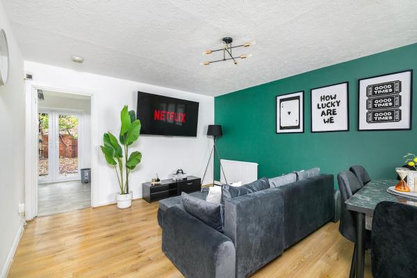 Modern 3 Bed House Near Excel Lonon - Londen