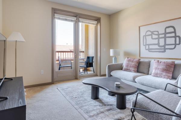 Blueground Contra Costa Centre Pool Nr Mt Diablo Sfo-1901 - Concord, CA