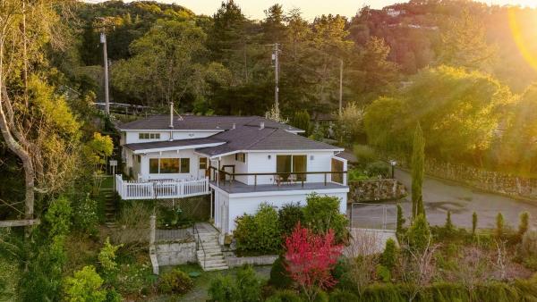 Modern Sonoma Stay W Spacious Deck Views Prime Location Bennett - Santa Rosa, CA