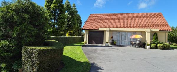 A Touch Of Tuscany At Hillsborough - Inglewood