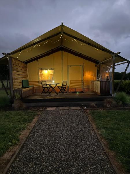 Hidden Valley Glamping - 