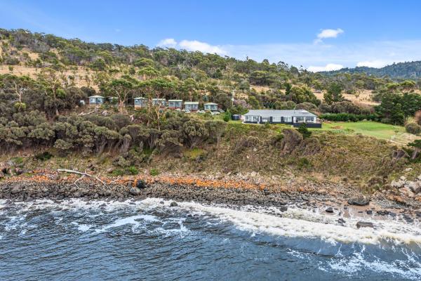 Hamptons On The Bay - Swansea