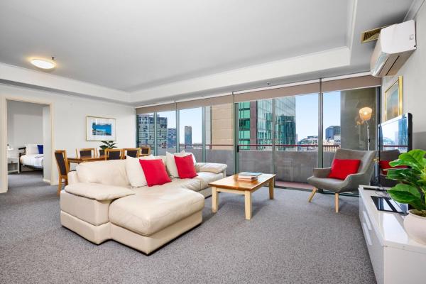 Stunning Balcony Views In Southbank With Two Car Spaces - St Kilda