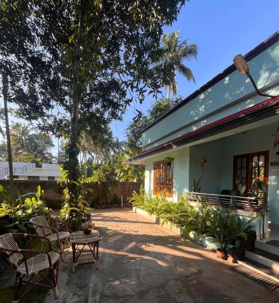 Gingerlime Surf And Bakery House - Varkala