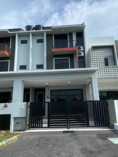 96 Homestay Sungai Besar - Sabak Bernam