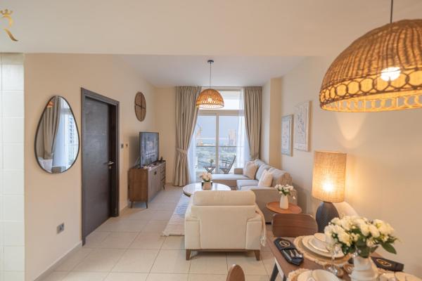 Modern 1br Oasis With Balcony & Full Kitchen - Abu Dhabi