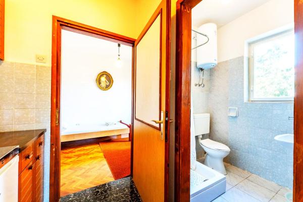 Visy In Center Novalja With Pool - Caska