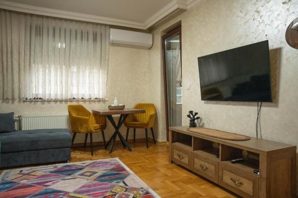 111 Spot Apartment - Kosovo