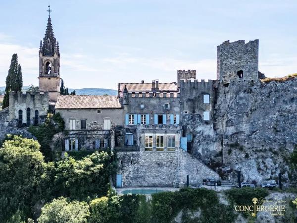 Impressionnant Manoir Avec Piscine à Aiguèze, 450 M² - Saint-Martin-d'Ardèche