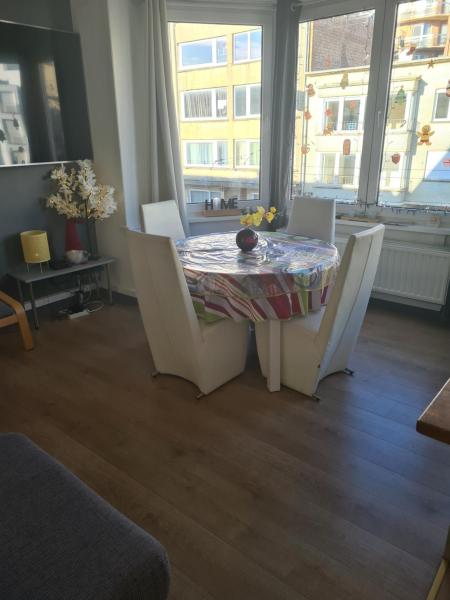 Appartement Avec Parking 50 M De La Mer - La Panne