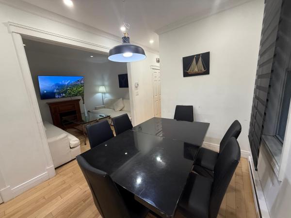 Large Family Duplex For 10 Guest With 2 Private Parking - Laval, Canada