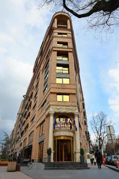 Deluxe 2bedroom & 2bathroom Apartment In City Center, Near Cascade - Jerewan