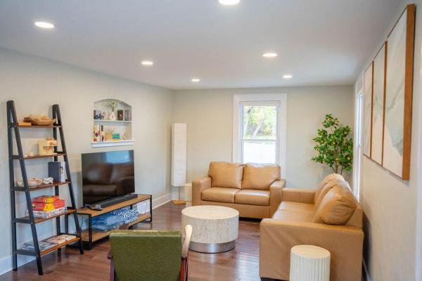 Jefferson & Grounds 3br Steps From Hws And Hot Tub - Geneva, NY