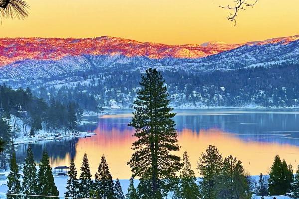 Surreal Feel Lakeview #B (Upstairs) - Lake Arrowhead, CA