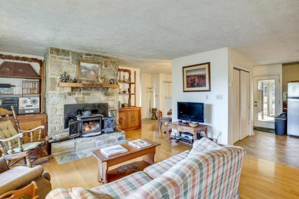 Ski, Hike And Unwind Mtn-view Gem With Deck In Boone - Boone, NC