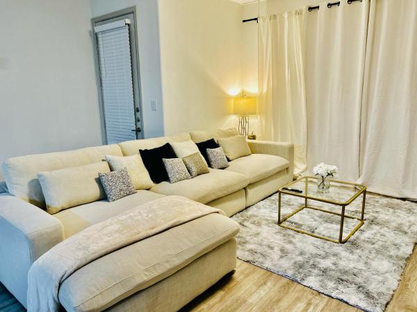 Cozy & Chic Frisco Scape - Plano, TX