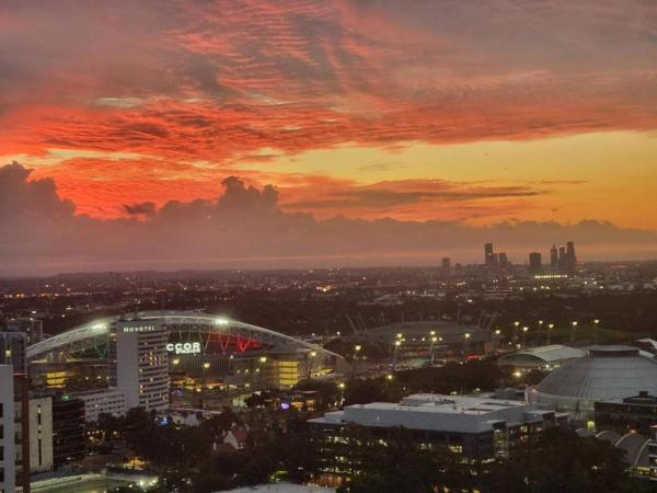 Modern&spacious Stay Near Stadium, Parks & Dining - 寶活