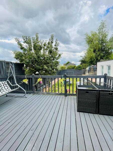 Near Station - Spacious 5-bed Home With Parking - St Albans