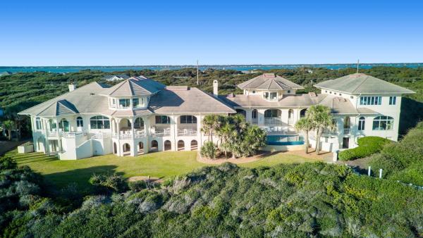 Chateau Of The Isle By Emerald Isle Realty - Emerald Isle, NC